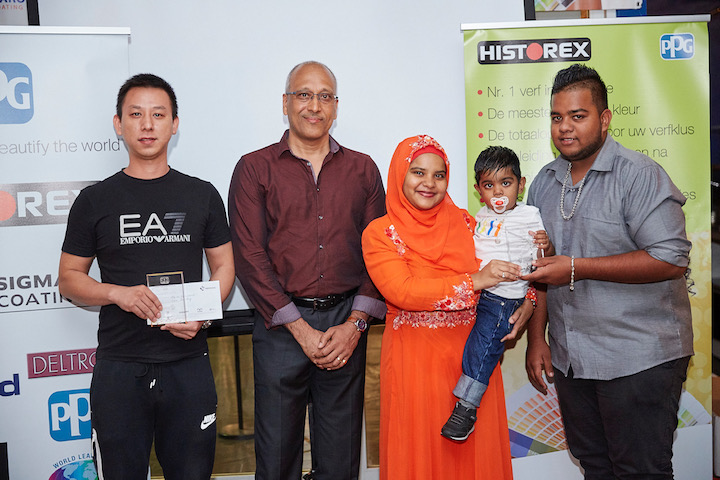 Varossieau huldigt succesvolle dealers en aannemers in Suriname - Waterkant