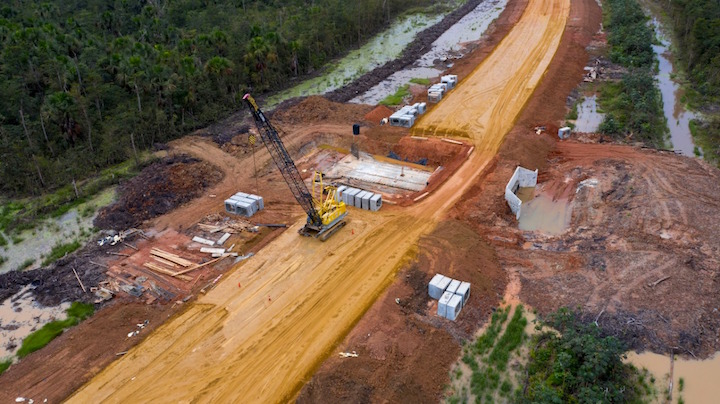 'Vanaf eind 2020 sneller naar luchthaven Suriname via nieuwe Highway ...