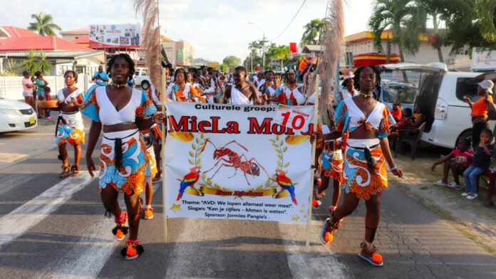Vandaag begint 1e Avondtweedaagse Wandelmars in Paramaribo - Waterkant