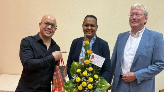 Santusha Gajadhar behaalt als eerste Surinamer Registercontroller-titel ...
