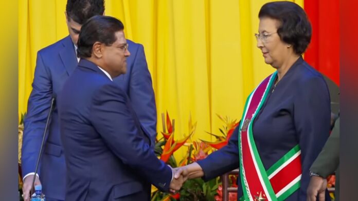 Jennifer Simons geïnstalleerd als nieuwe president van Suriname - Waterkant