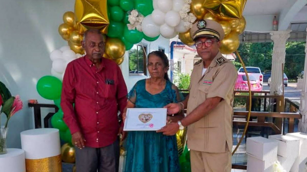Echtpaar Chitan-Sital 60 jaar getrouwd - Waterkant