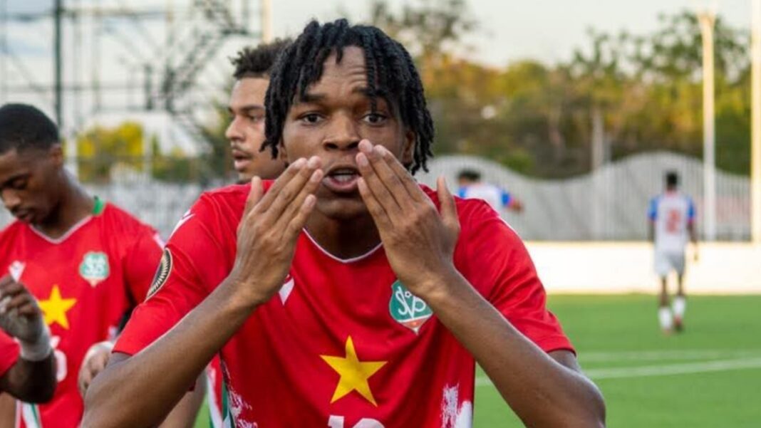 Jong Suriname-international Xavi Dors verkozen tot MVP van Almere City ...