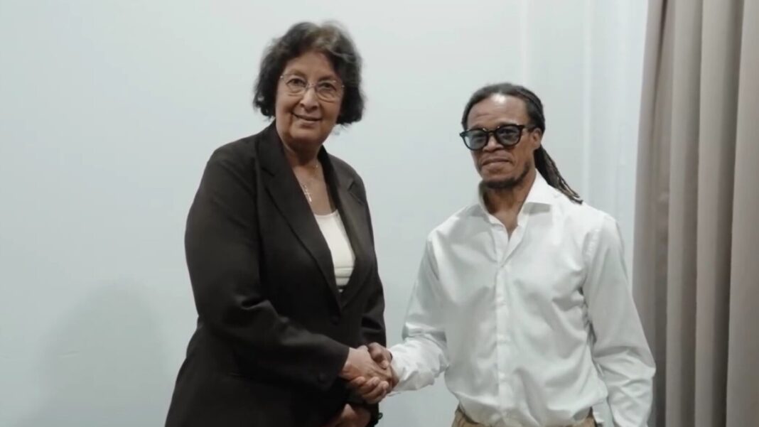 Voetballegende Edgar Davids brengt bezoek aan president Simons - Waterkant